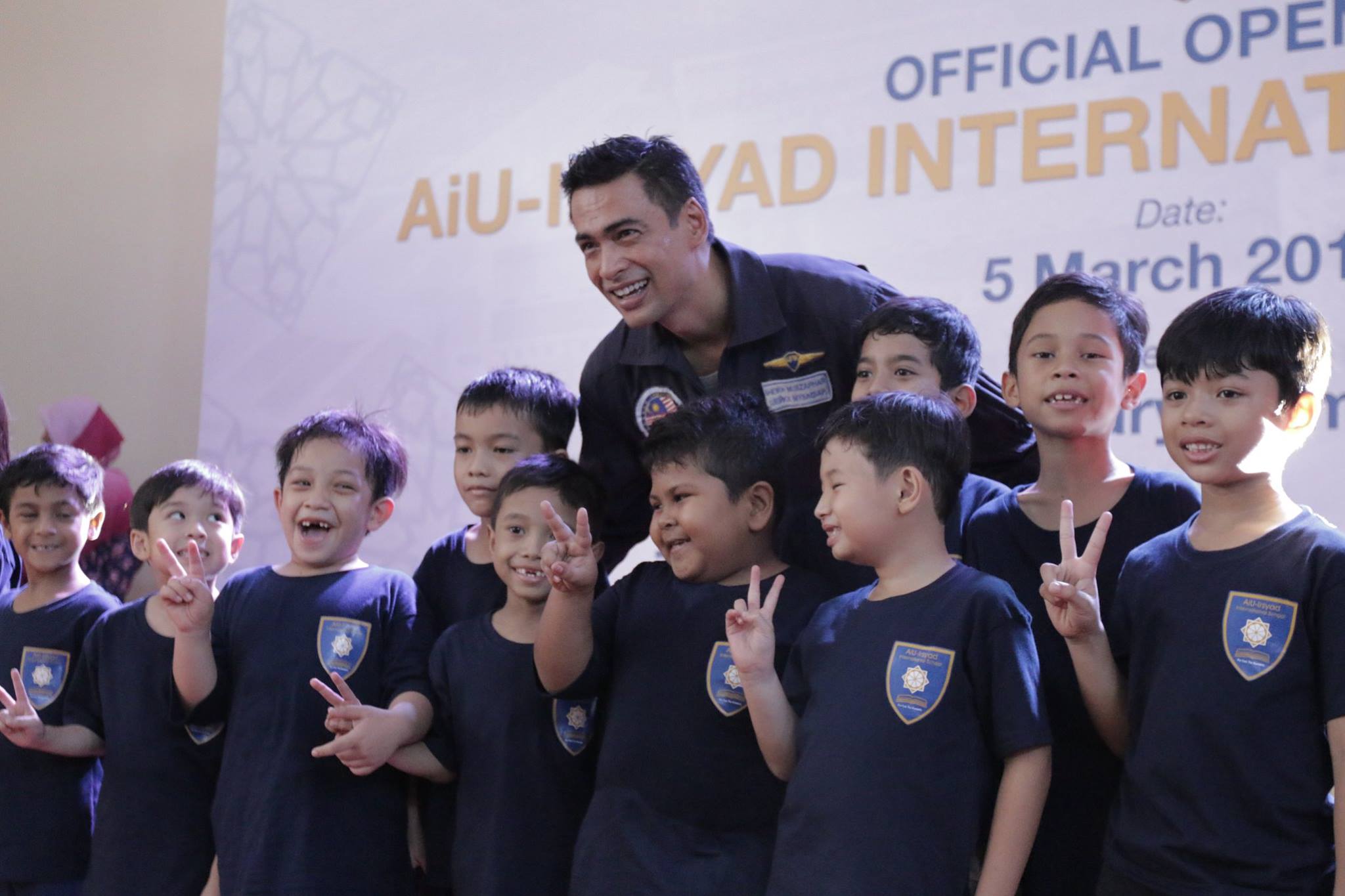 Xpired – About our School – Welcome to Brightway International